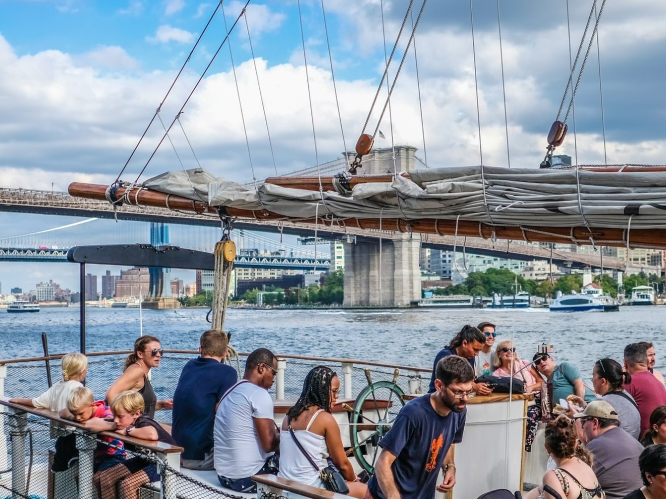 New York Boat Tours | Manhattan by Sail